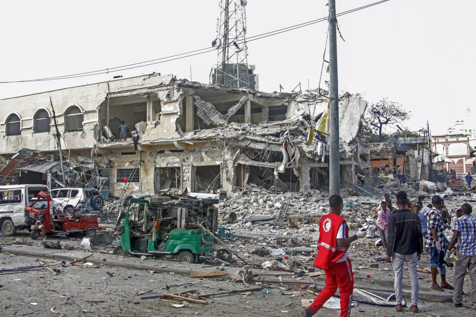 Roadside explosions in Somalia kill five and wound eight