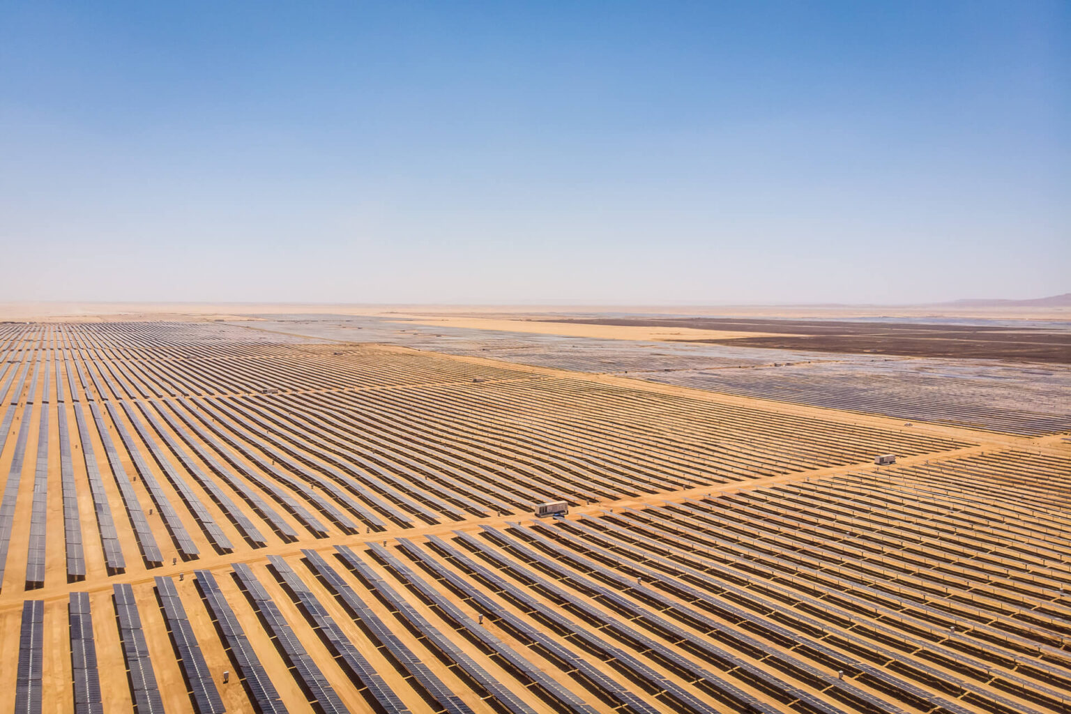 Egypt signs $220 million deal to build a major solar energy complex